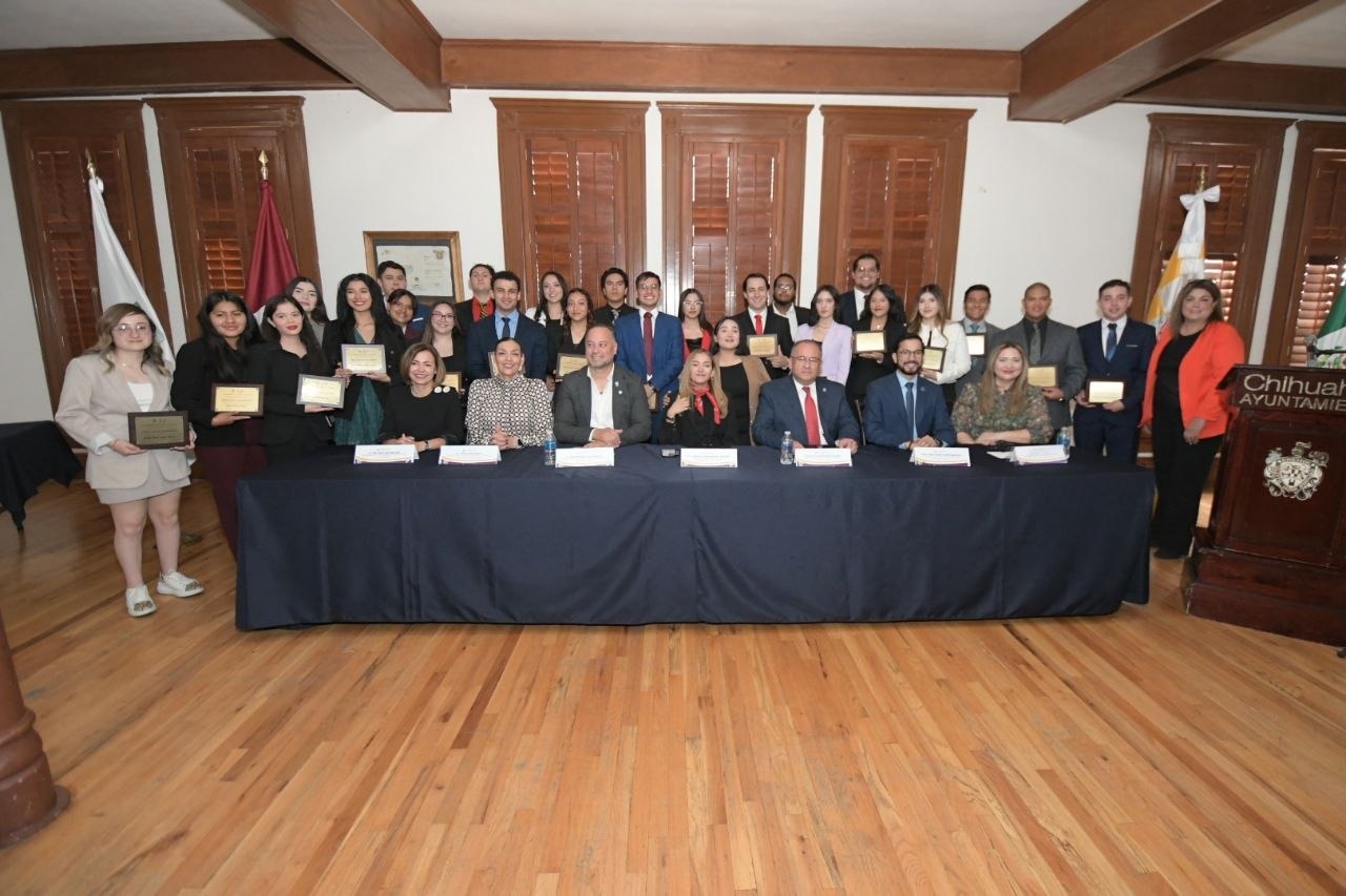 Rinden protesta integrantes del Segundo Cabildo Universitario 2025 ...