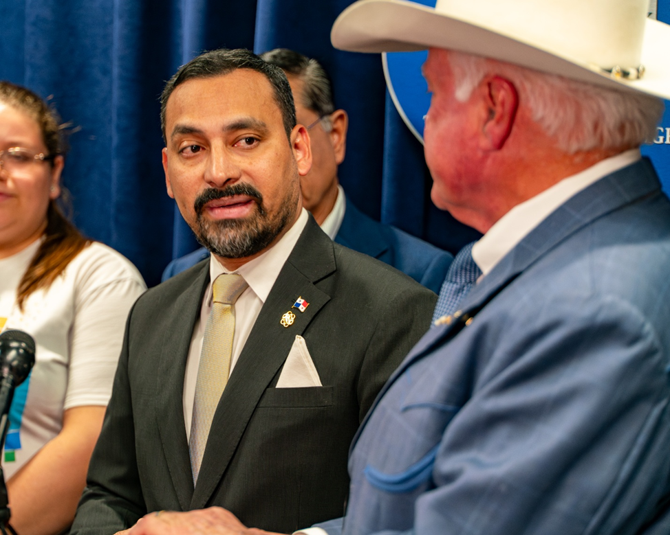 El Comisionado de Agricultura de Texas, Sid Miller, se reúne con una ...